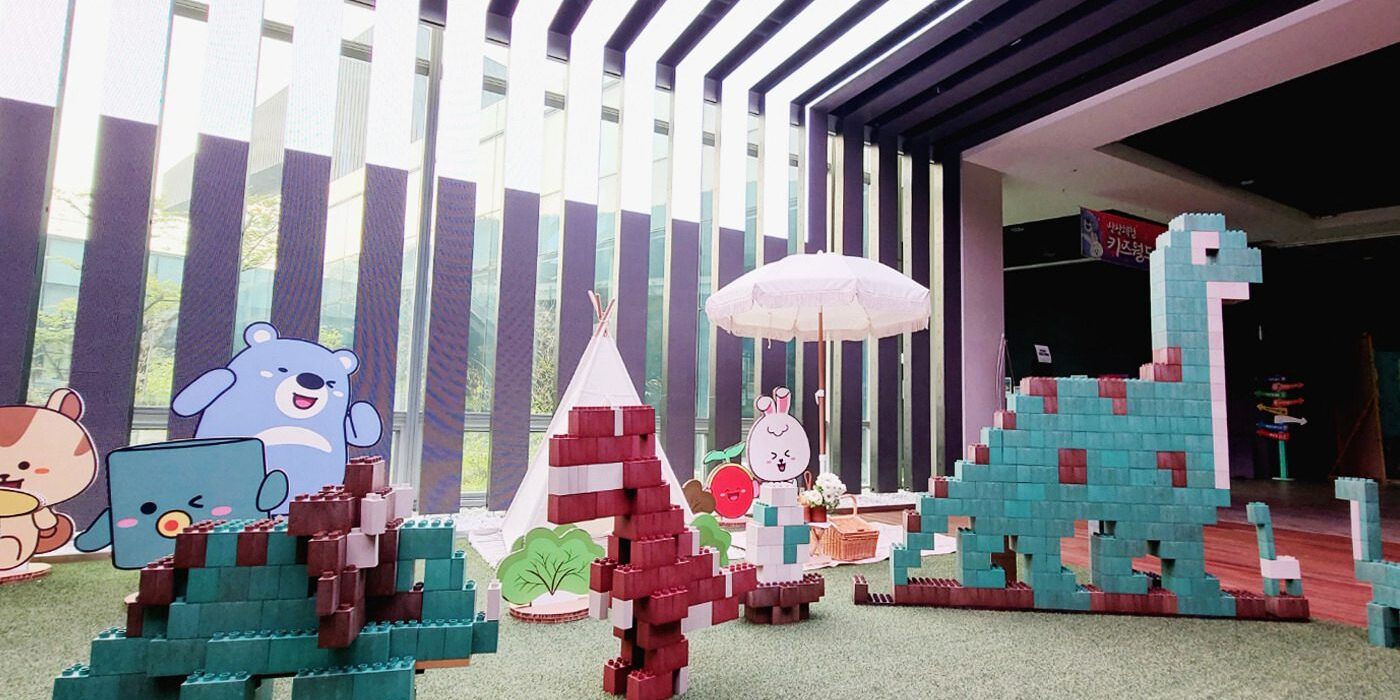 Carbon Storage and Arori created a dinosaur exhibition using RG Blocks ...